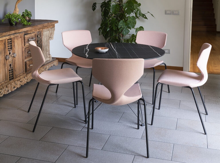 Quo Upholstered - Tonon